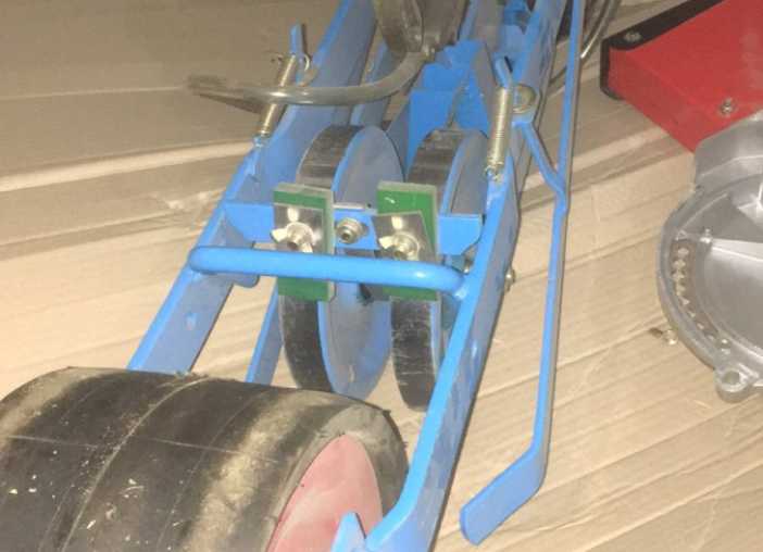 Seeding section of the Monosem vegetable seeder buy in Ukraine at a ...