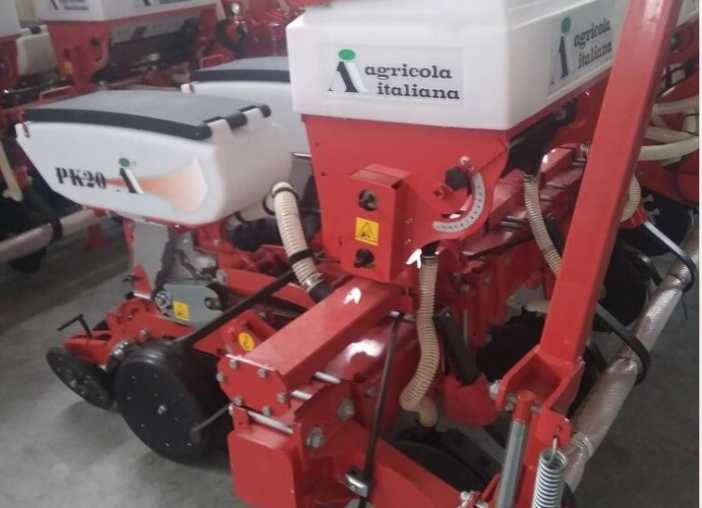 Pneumatic precision seeder Agricola PK20 buy in Ukraine at a favorable ...